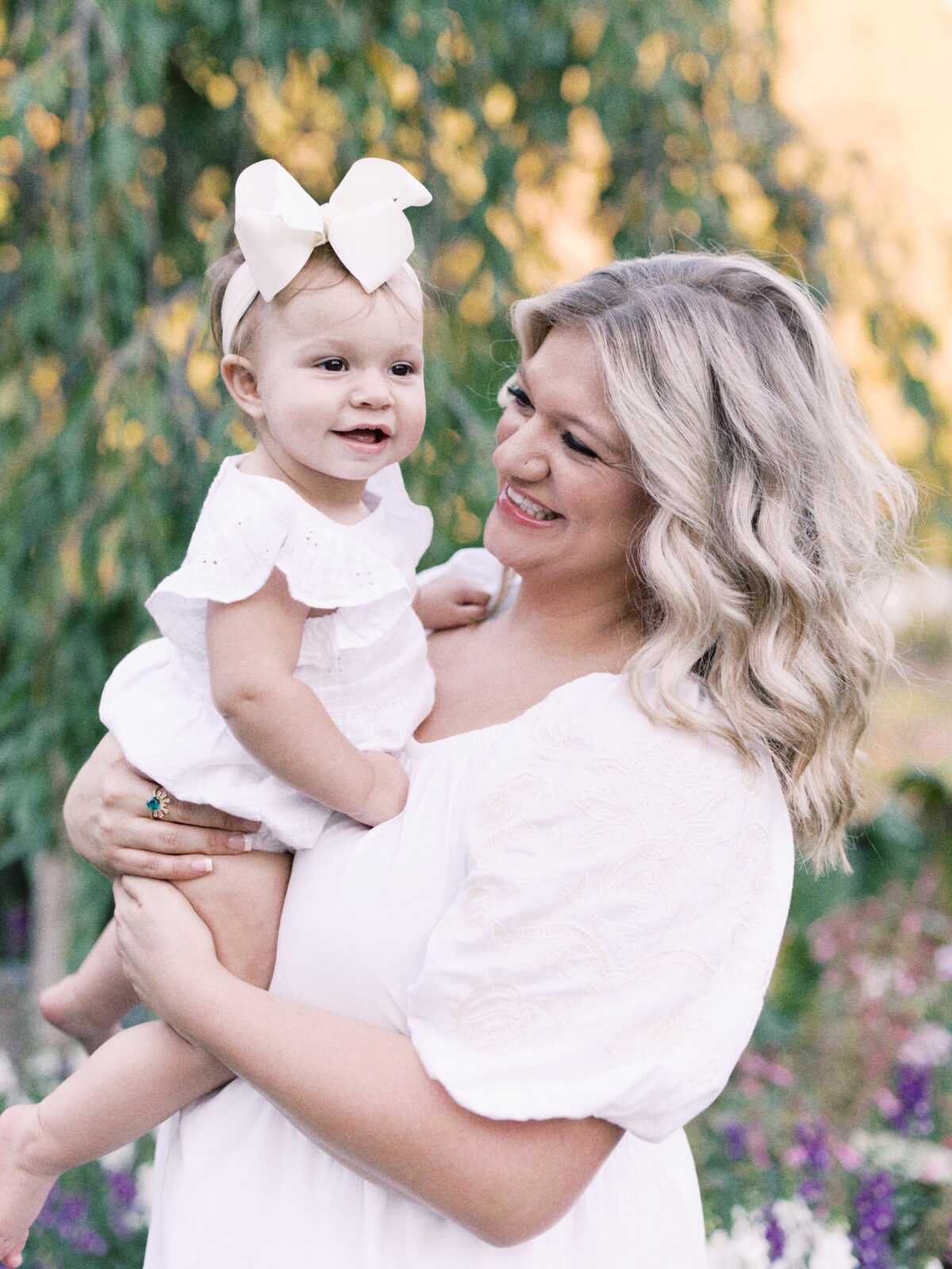 3 Reasons to Do Mommy & Me Photography | emmajomarsh.com